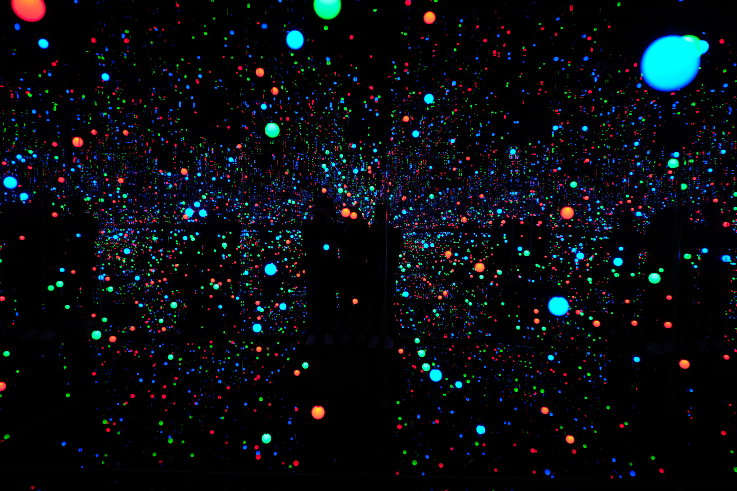 Yayoi Kusama: Infinity Mirror Rooms Exhibition - Designhouse